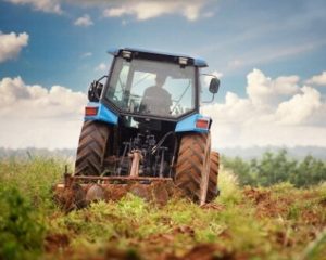 7 Tips and Must-Have Tools to Maintain Your Tractor - World ...
